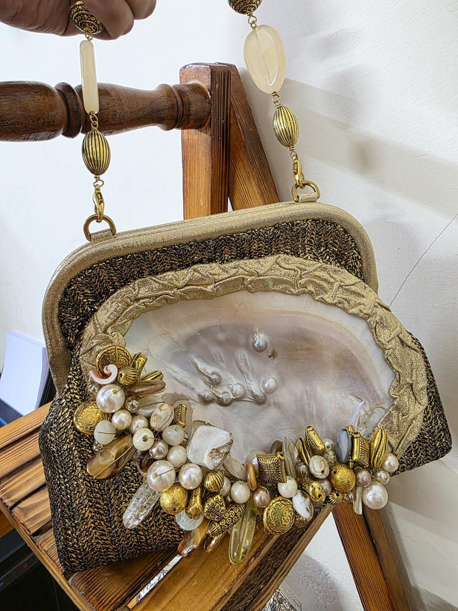 Golden Shell Royale – Label By Param